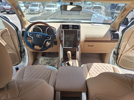 Tayota Land Cruiser Prado
