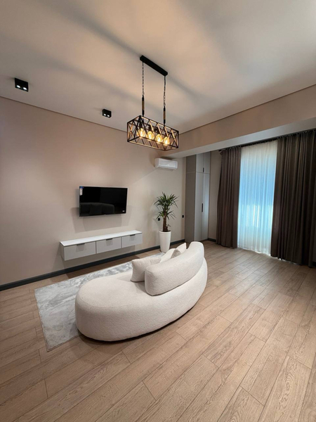 ЖК. Кипарис.  3комн/7этаж. Новый ремонт меб и тех. 75м2