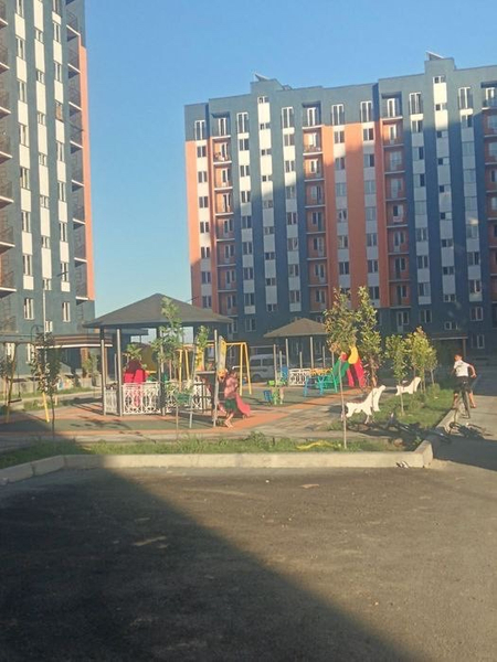 Bektemir tumanida 3 xonali kvartira sotilmoqda!