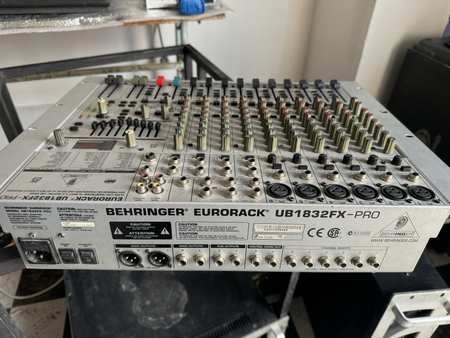 Behringer 1832 orginal.