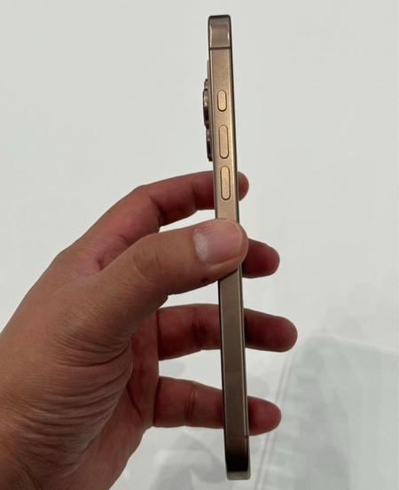 iPhone 16 Pro Max