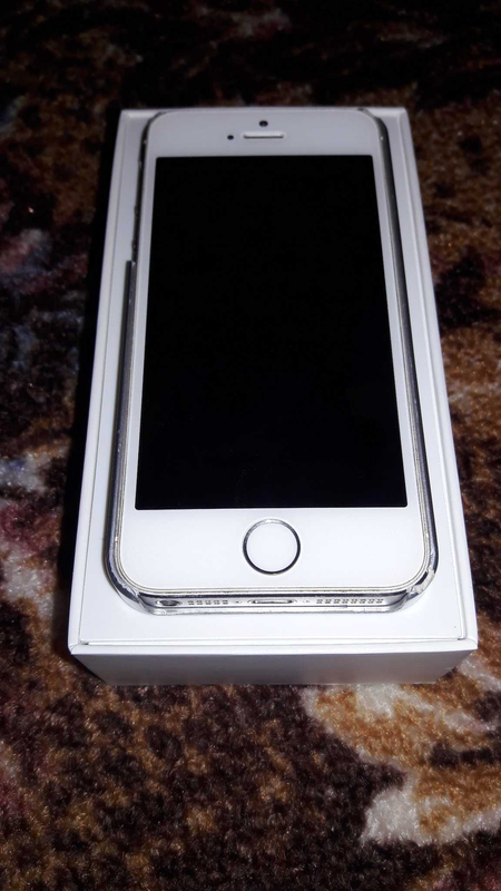 Iphone 5s срочно продаётся.