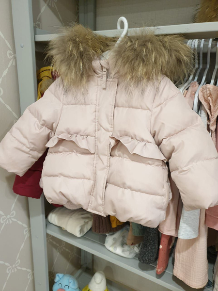Куртки на девочку р.86см