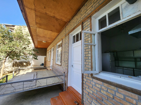 Tezda 35x18m Hovli sotiladi. Mansiz: Sam shahar Olimlar ko'chasi 35-uy