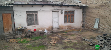 Ховли Сотилади ярим чала, временкаси бн Ок уйда 2,3 сотих 230m²