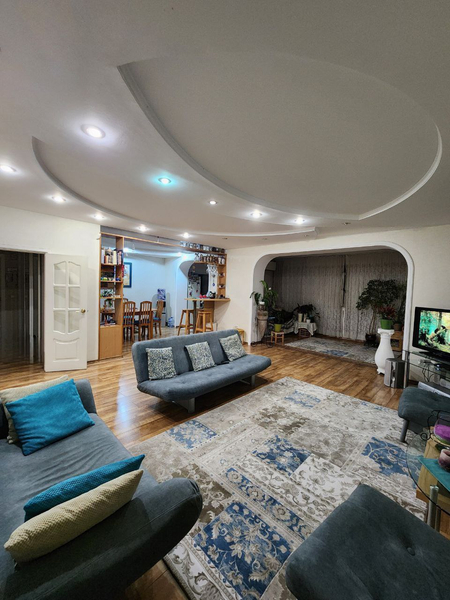 Банковская квартира м.Новза за мечетью Новза, кв-ал И-24, 140м² 4/3/4.