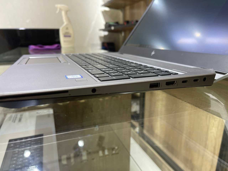 HP ZBook 15 Intel Core i7-8850H озу12гб 256ssd Nvidio Quadro P2000