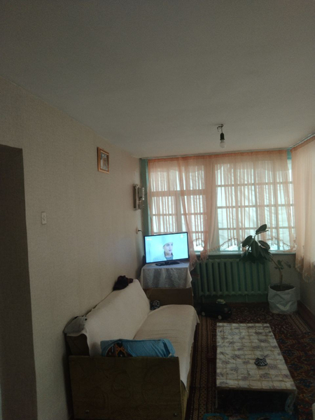Uy sotladi oqqovogʻ 2 avtobaza yonda