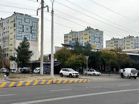Сотилади квартира 4 хона 95 м² балкон 1/7 Бошлиқ маҳалласи АJVA кафе