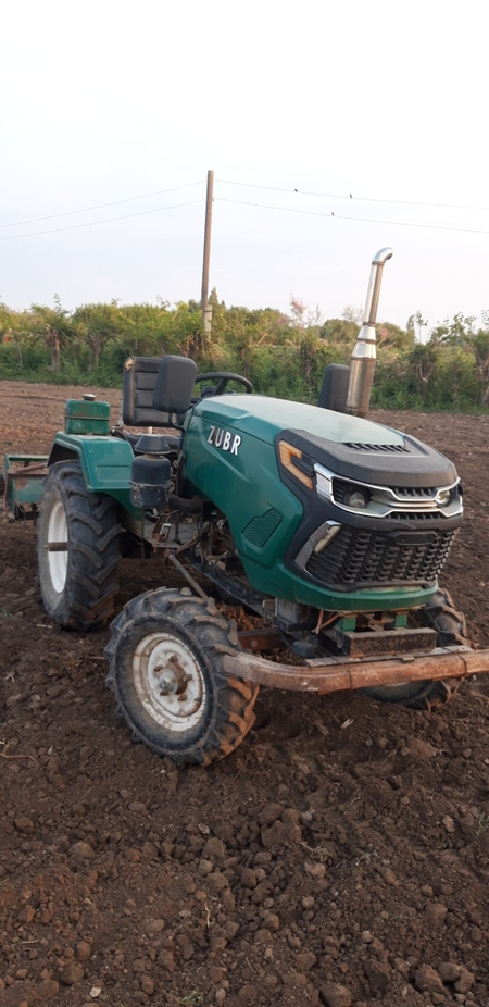 Mini traktor satiladi