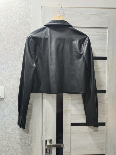 Куртка укороченная.Bershka.