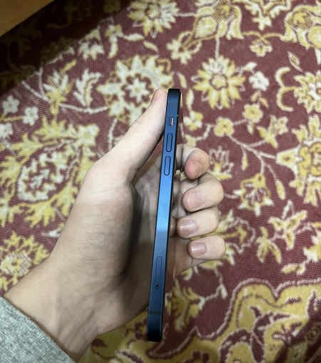 Продается Iphone 12