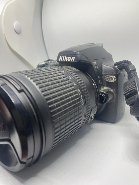 Фотоапарат Nikon D60
