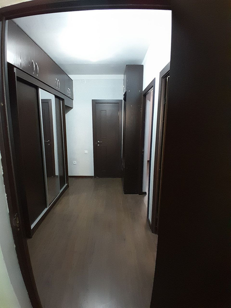 Аренда квартиры.кармана.аэропорт.вдоль дороги.Новостройка.1 этаж.2 ком