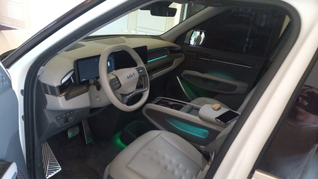 Срочно. Электромобил KIA EV9