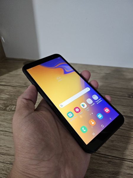 SAMSUNG J6+ sotiladi