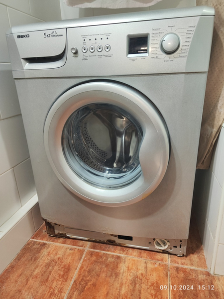 Продам б/у стиральную машину Beko