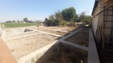 yer sotiladi fundament padvali bilan sotiladi