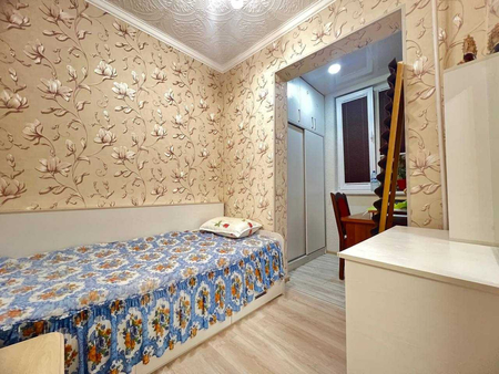 Продаётся срочно квартира Юнусабад 13 (3в4/2/4) ***