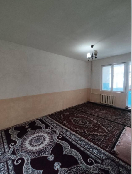 Срочно продается на Авиасозлар-4 (1в2/2/4 сред ремонт балкон 1.5х3)