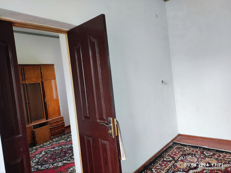 Yengi remontan chiqgan uy sotiladi