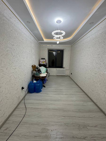Qoraqamich 2/5 4/3/4 balkon 2/6 srochno sotiladi
