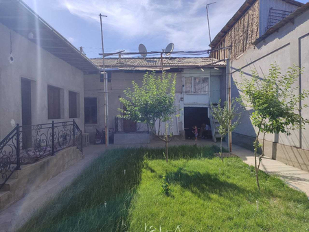 Продается  дом в Шайхантахурском районе, пр-д. Махтумкули  3.77 сотки.