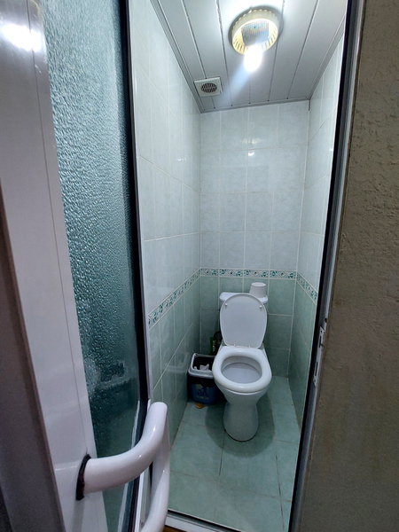 Qizlarga kvartira bor