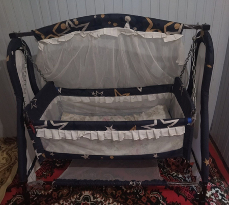Bolalar belanchagi juda qulay baqvat