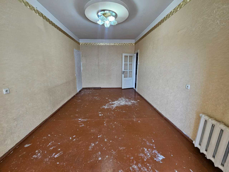 2 xonali 65m² 2-qavat sotiladi