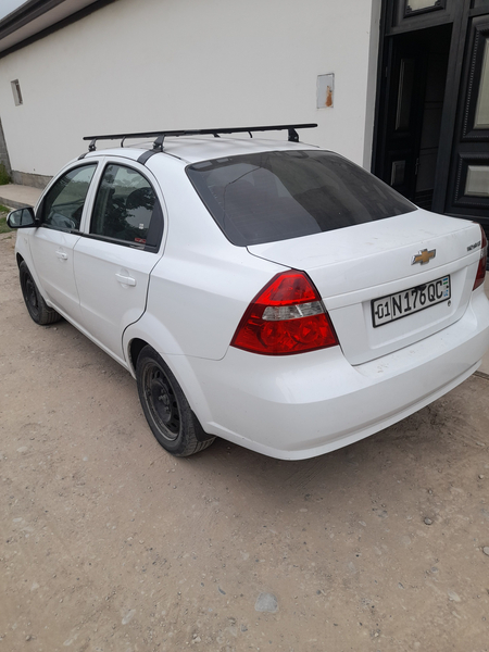 Nexia 3 sotiladi 7100$