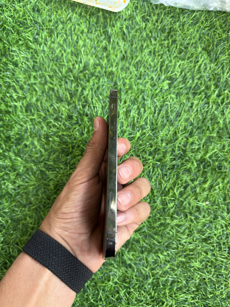 Iphone 12pro sotiladi