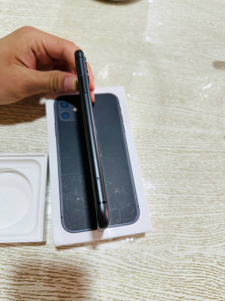Iphone 11 black 64gb kelishamz