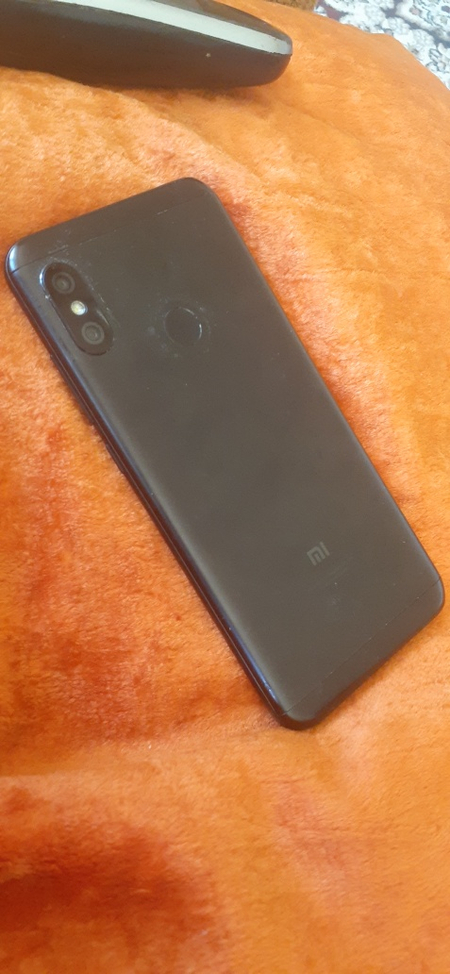Redmi 6 pro holati judayam yahshi alo darajada ishlidi