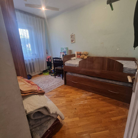 С.Азимова 3/4/5 кирпич  80м²  2*7м²