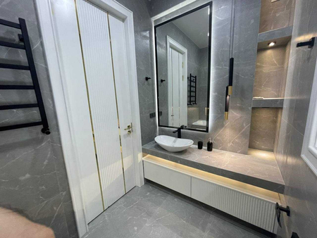 Qorasuv Plaza Карасу-1 с евроремонтом мебелью и техникой (143353)