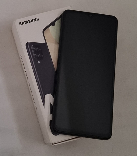 Samsung a12 4/64 Karobkasi bor