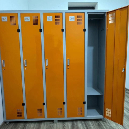 Металлический шкаф