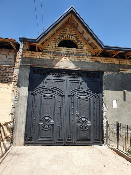 Sifatli temir darvozalari