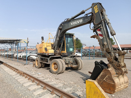 Ekiskavator Hyundai 140w