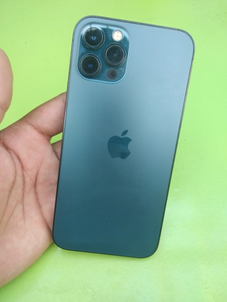Iphone 12 pro 128gbli emkost 83% radnoy hammajoyi