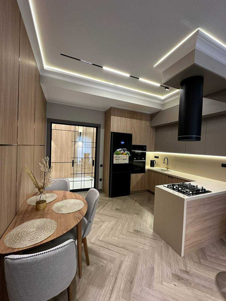 Продам квартиру с новым ремонтом и мебелью, 3/5/10, ЖК 