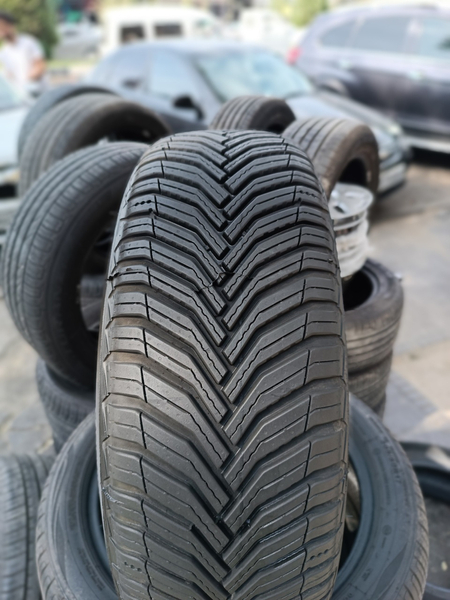 205/55R16 Michelin auto shinasi sotiladi