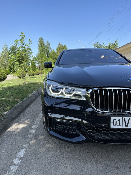 BMW M750i individual