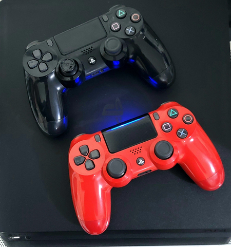 Playstation 4 slim, 1 TB sotiladi