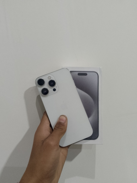 IPhone x r 15 pro qilingan