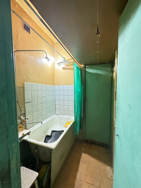 Chilonzor 11 da 2 xonali kvartira sotiladi