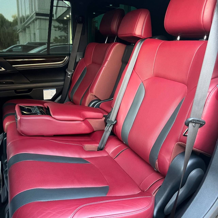 Lexus 570 sport+ Узимга тегишли узимни номимда. Тез сотаман.