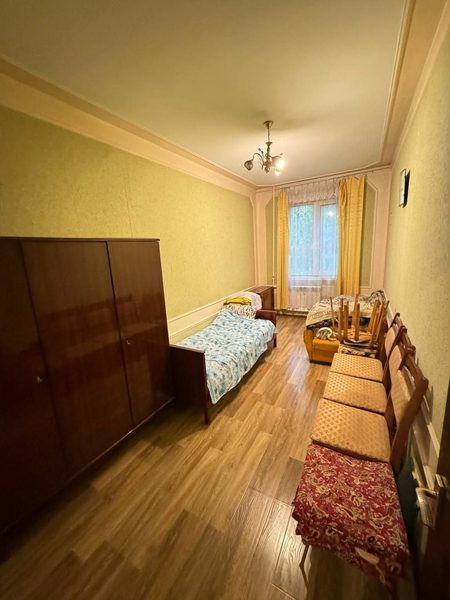 Продается Чиланзар-2 квартал 2/2/4