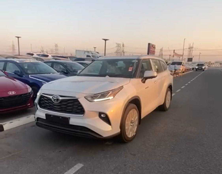Машина Toyota Highlander hybrid 2023